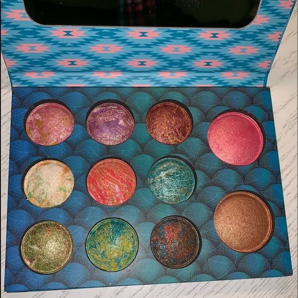 BH Cosmetics | Makeup | Bg Cosmetics Alluring Beauty Eyeshadow Palette ...